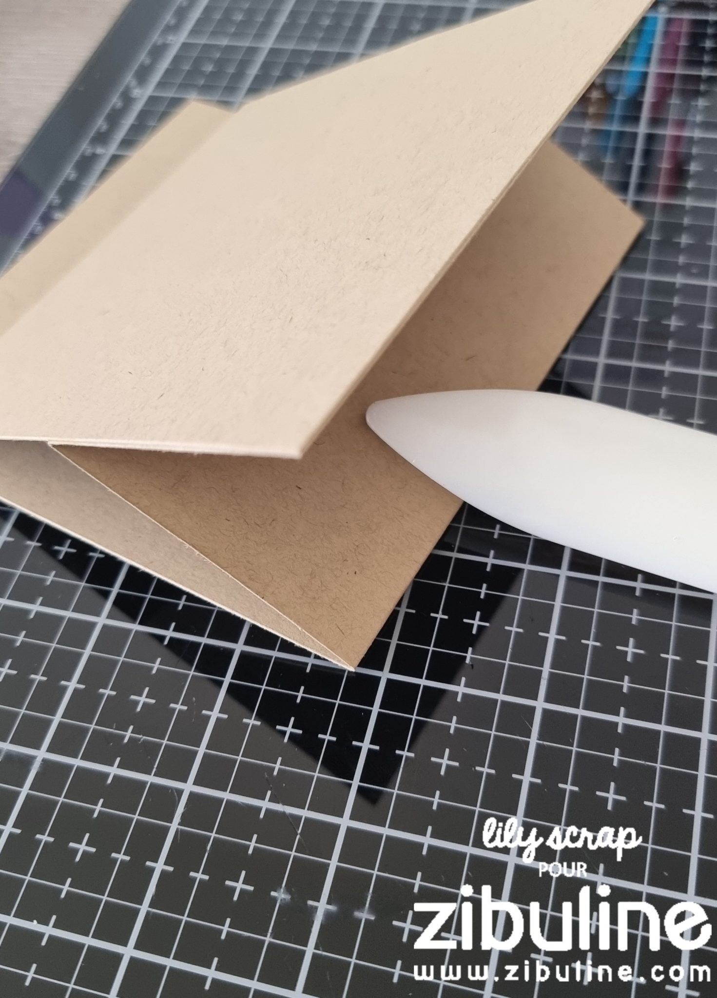 Tuto carte chevalet et sa boîte cadeau – Lily Scrap – L'univers de Zibuline